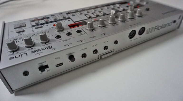 909 day: Roland TB-03 Bassline - finally a new TB-303? First listen ...