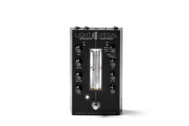 NAMM 2020: Gamechanger Audio LIGHT Pedal - Optical spring reverb ...