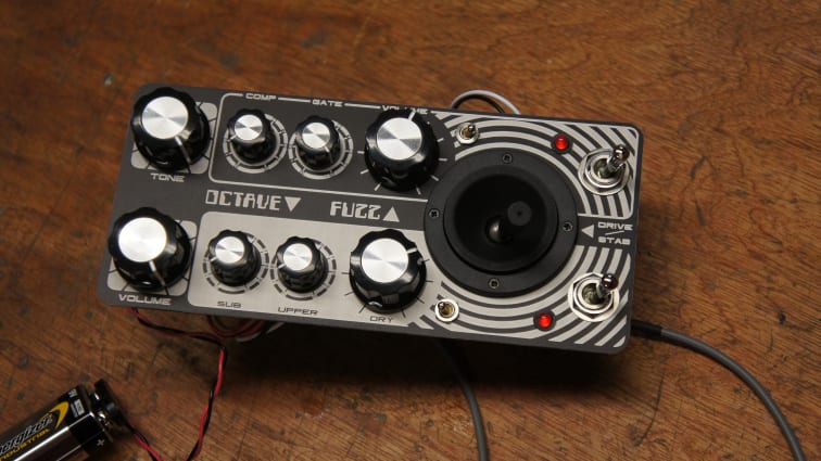Meet the Fuzzbeast, a monstrous Les Paul with built-in fuzz - gearnews.com