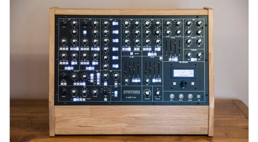 SYNTHR3: An analogue, 3-oscillator synthesizer with a choice of filters ...