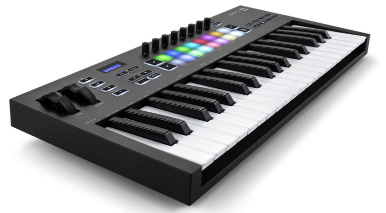 Novation Launchkey MK3: Scales, Chords, Arpeggios and sharp corners ...