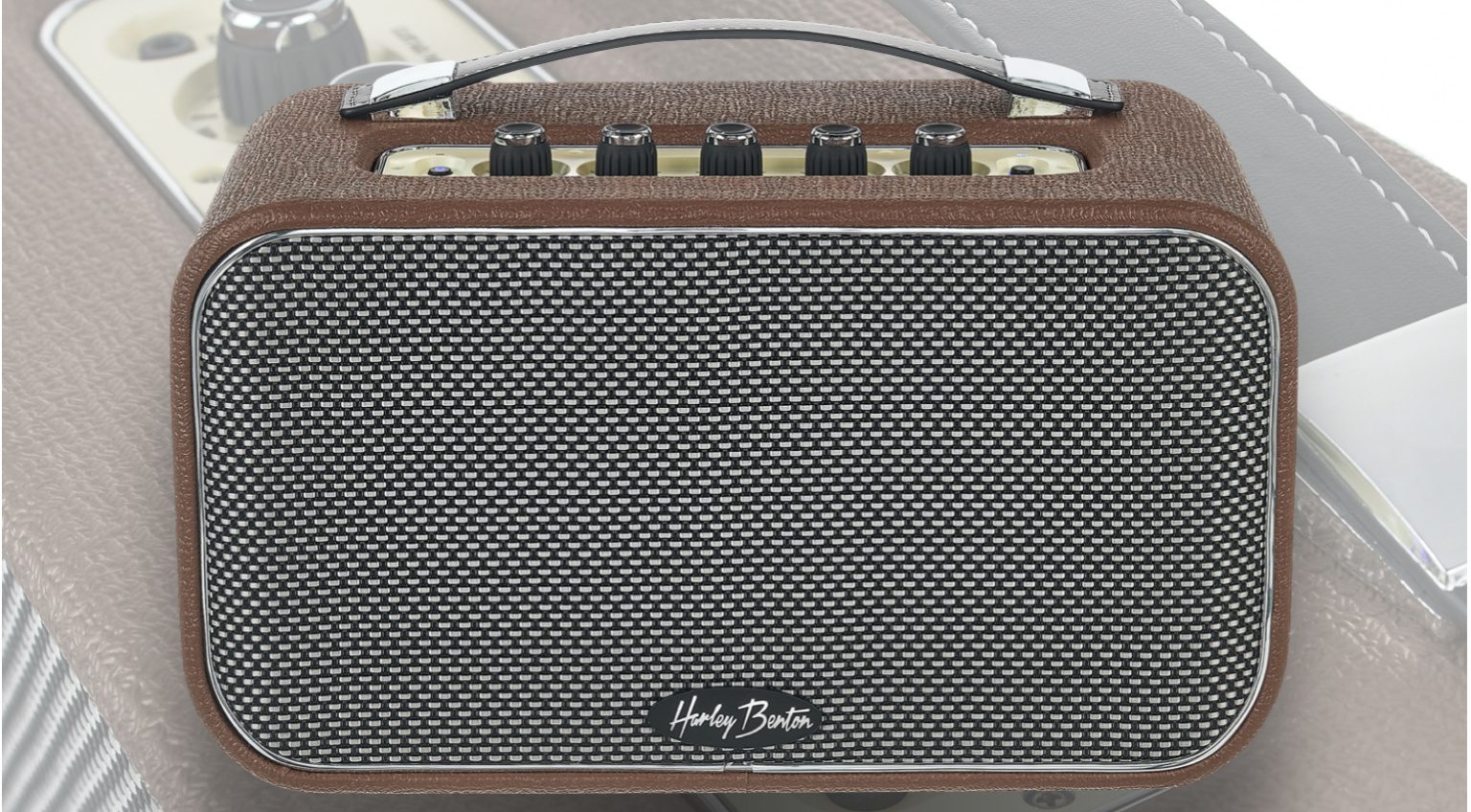 The new Harley Benton TableAmp V2 - A retro-styled 30-Watt desktop ...