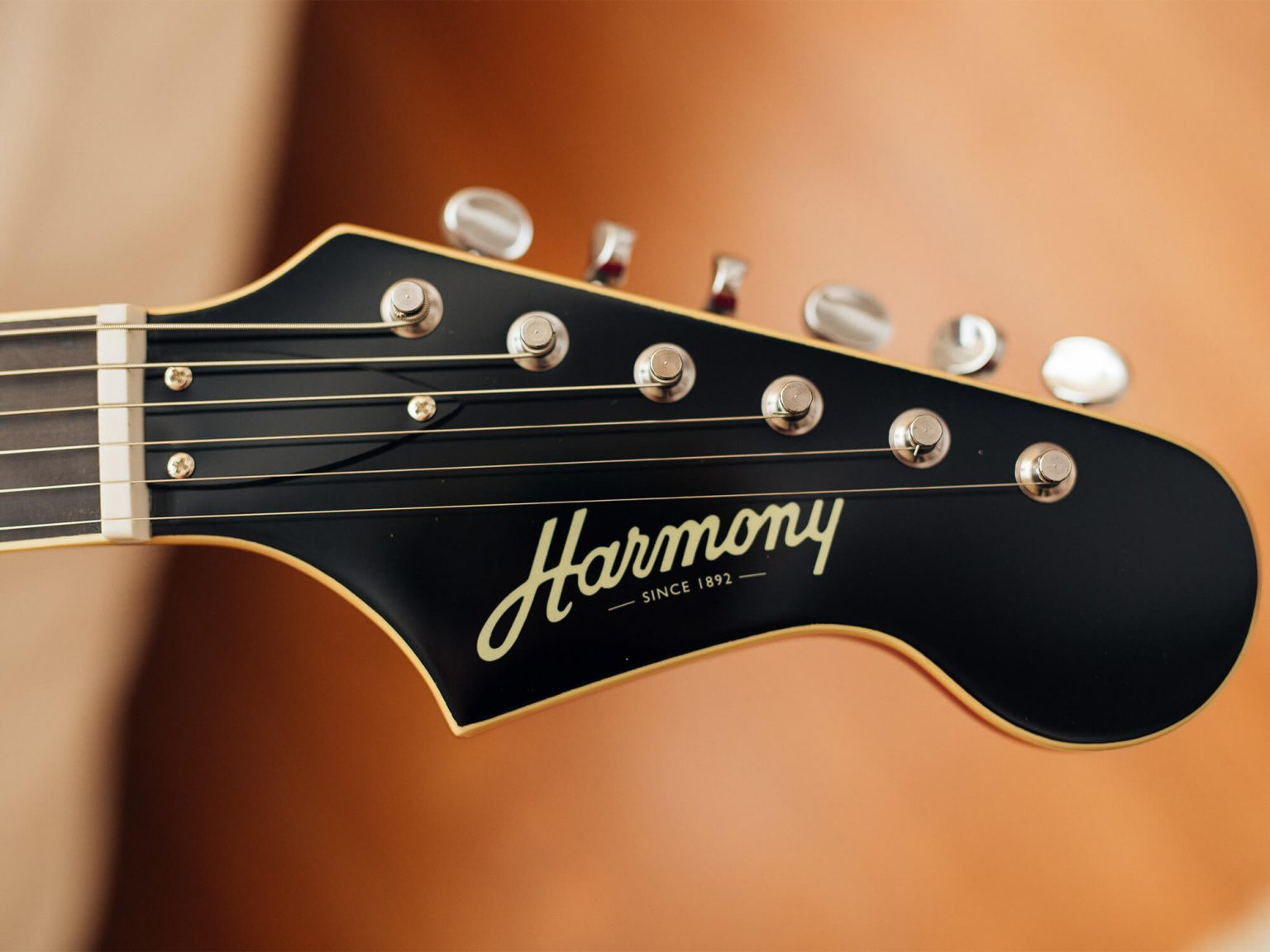 Harmony reissues the semi-hollow H72, first launched in 1966 - gearnews.com