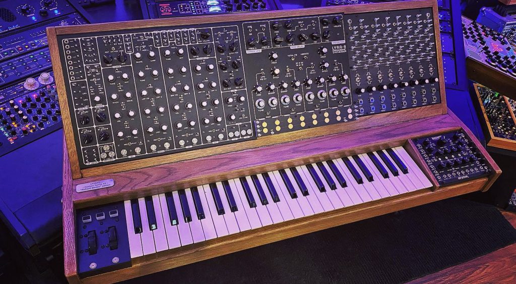 Custom Series 49: Is this the ultimate SOMA Laboratory workstation ...