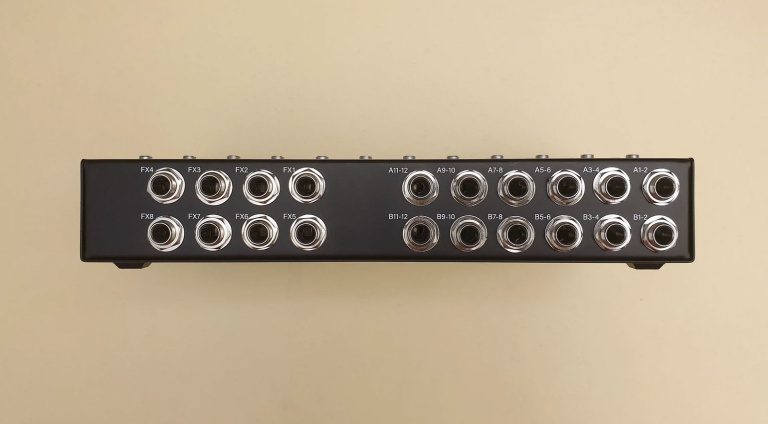 MINIBAY: 40-point audio patchbay for your desktop - gearnews.com