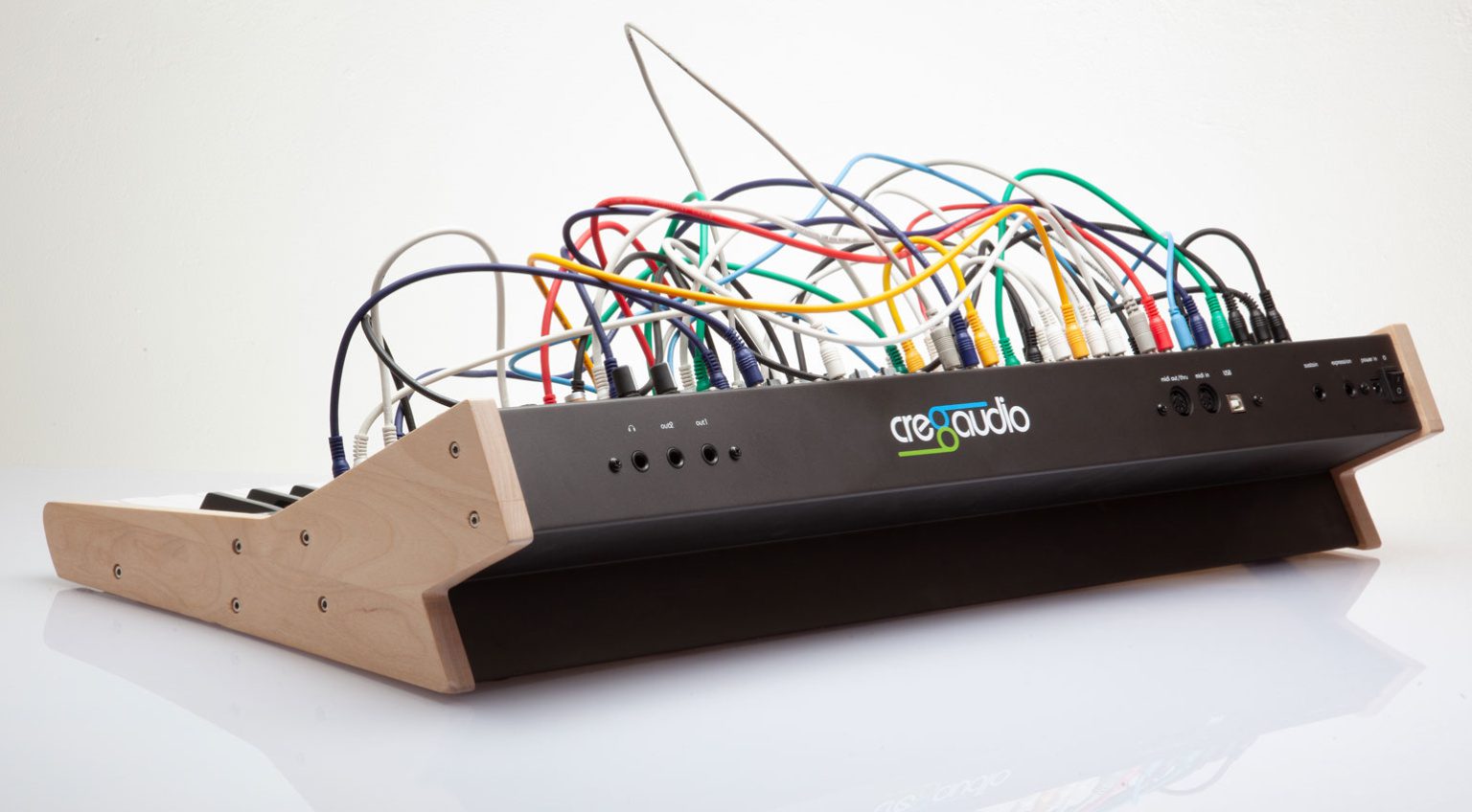 Cre8Audio NiftyKEYZ: Custom synthesizer, modular case and MIDI ...