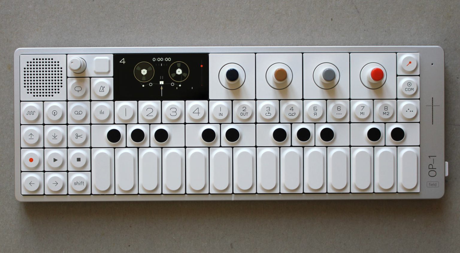 Best Synths For Kids: 5 Fun Instruments to Get the Child in Your Life ...