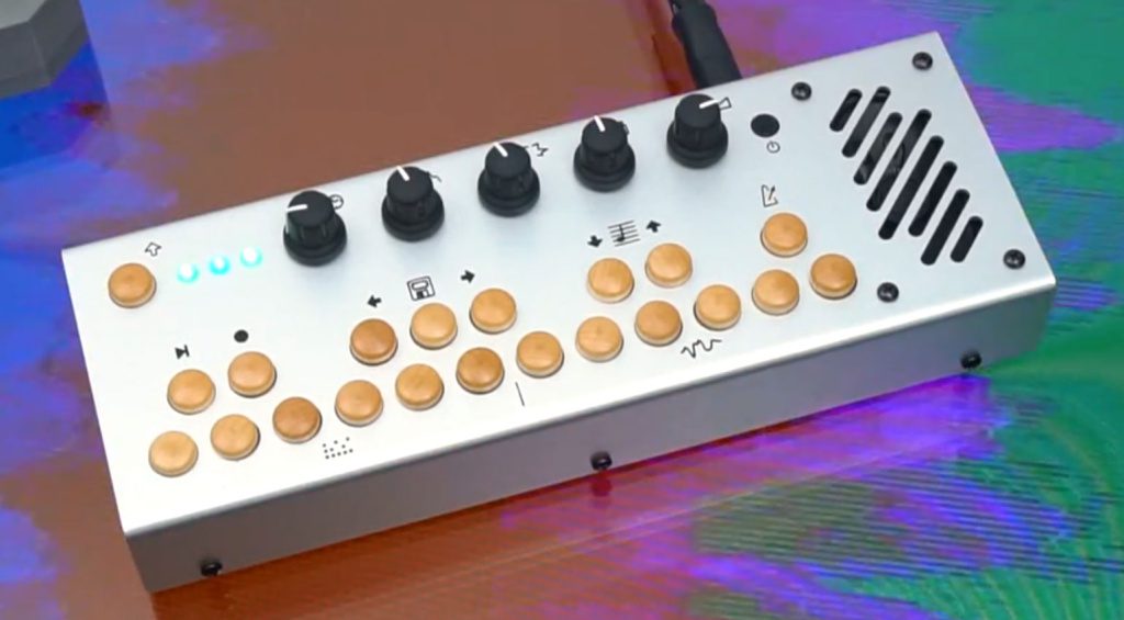 201 Musical Synthesizer from Critter & Guitari - gearnews.com