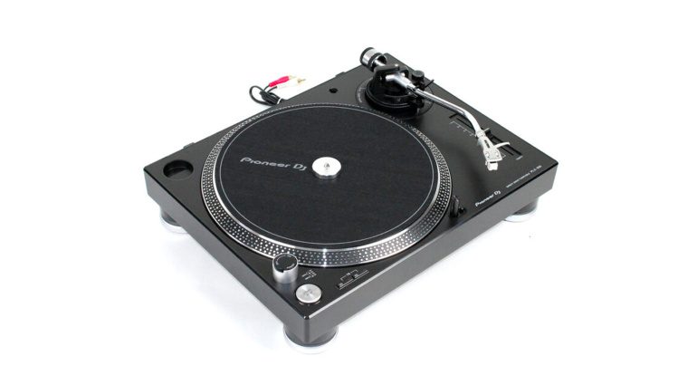Best DJ Turntables for Spinning and Scratching - gearnews.com