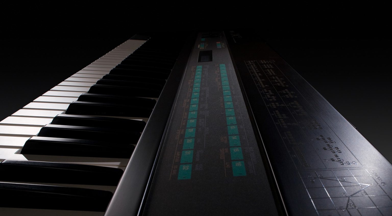 40 Years of the Yamaha DX7 - Ring Those FM Bells! - gearnews.com