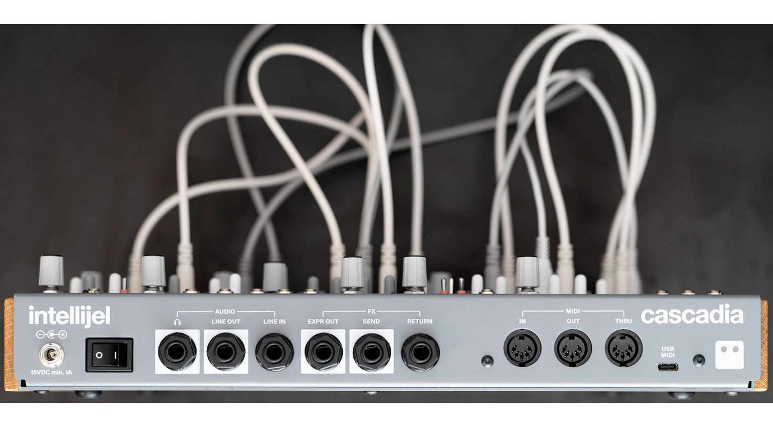 Intellijel Cascadia Review: semi-modular synth - gearnews.com