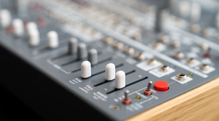 Intellijel Cascadia Review: semi-modular synth - gearnews.com