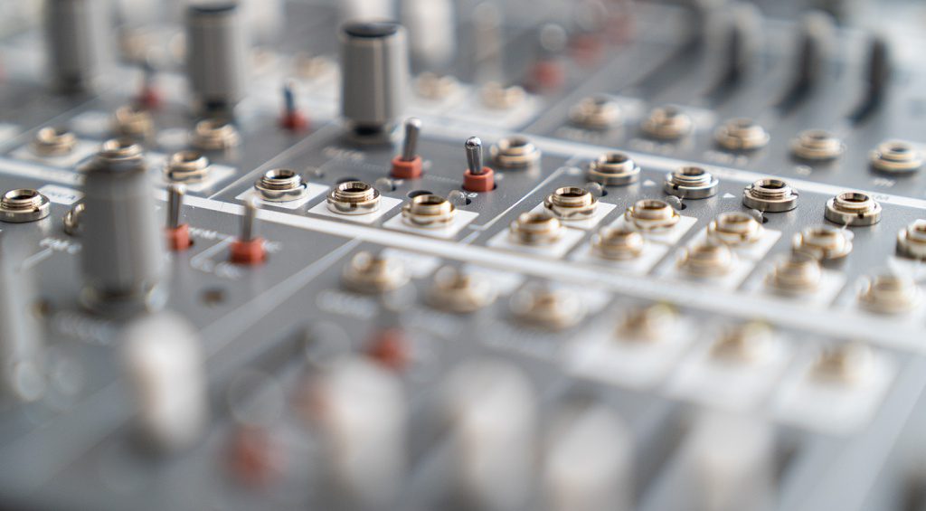 Intellijel Cascadia Review: semi-modular synth - gearnews.com