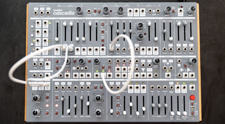 Intellijel Cascadia Review: semi-modular synth - gearnews.com