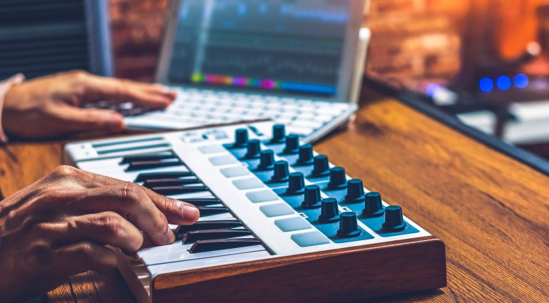 How to use a MIDI Controller - The Basics - gearnews.com
