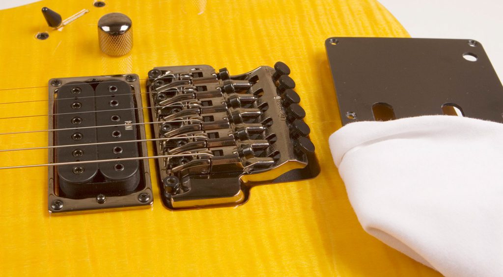 How to Change Strings on a Floyd Rose - gearnews.com