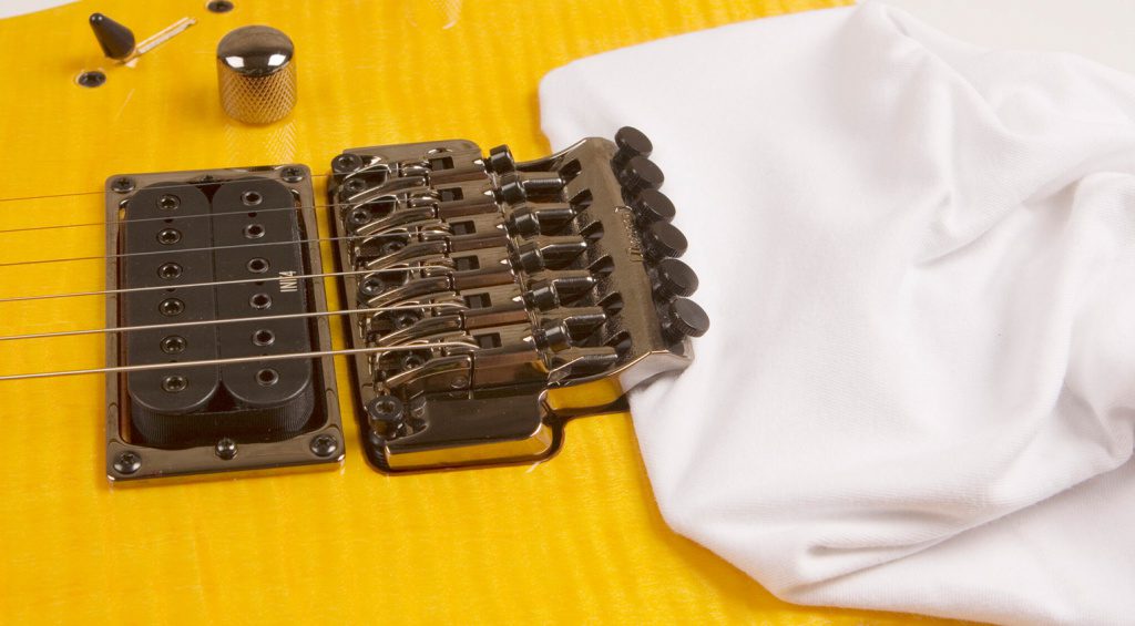 How to Change Strings on a Floyd Rose - gearnews.com