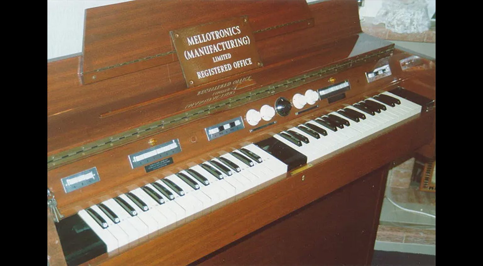 British Giants: The History Of Mellotron. The world's first sampler ...