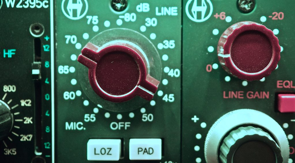 Microphone Gain Explained: How To Set Your Microphone Level - gearnews.com