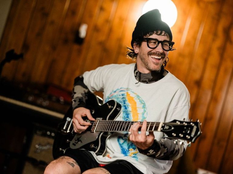 Gretsch John Gourley Broadkaster - Portugal. The Man signature model ...
