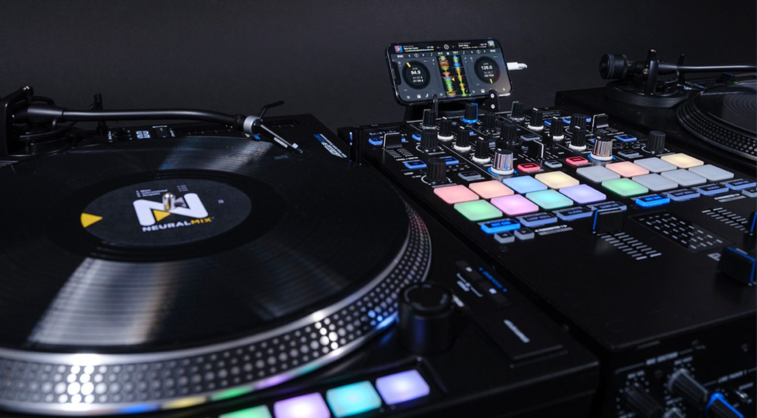 DVS and DJing: Everything You Need to Know About Digital Vinyl Systems ...