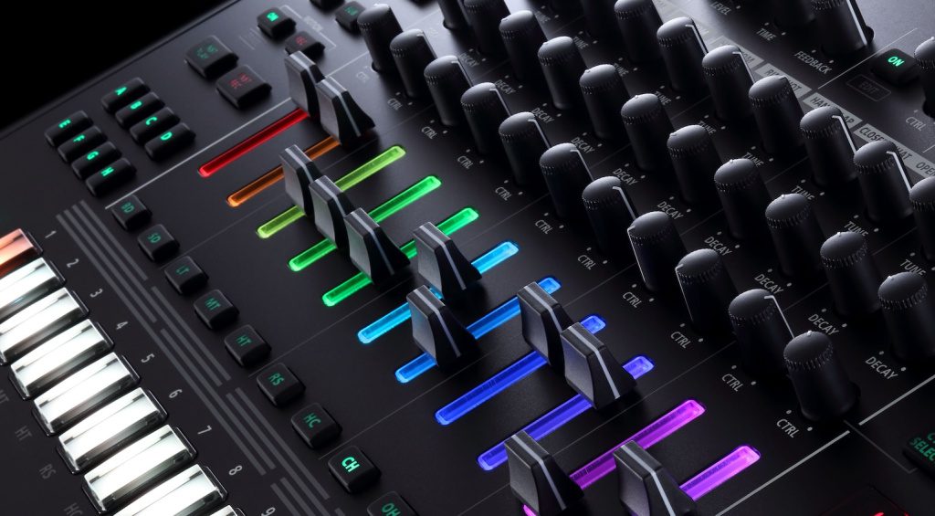 Behringer reveals a useful 3-tier Eurorack stand for their 104HP case ...