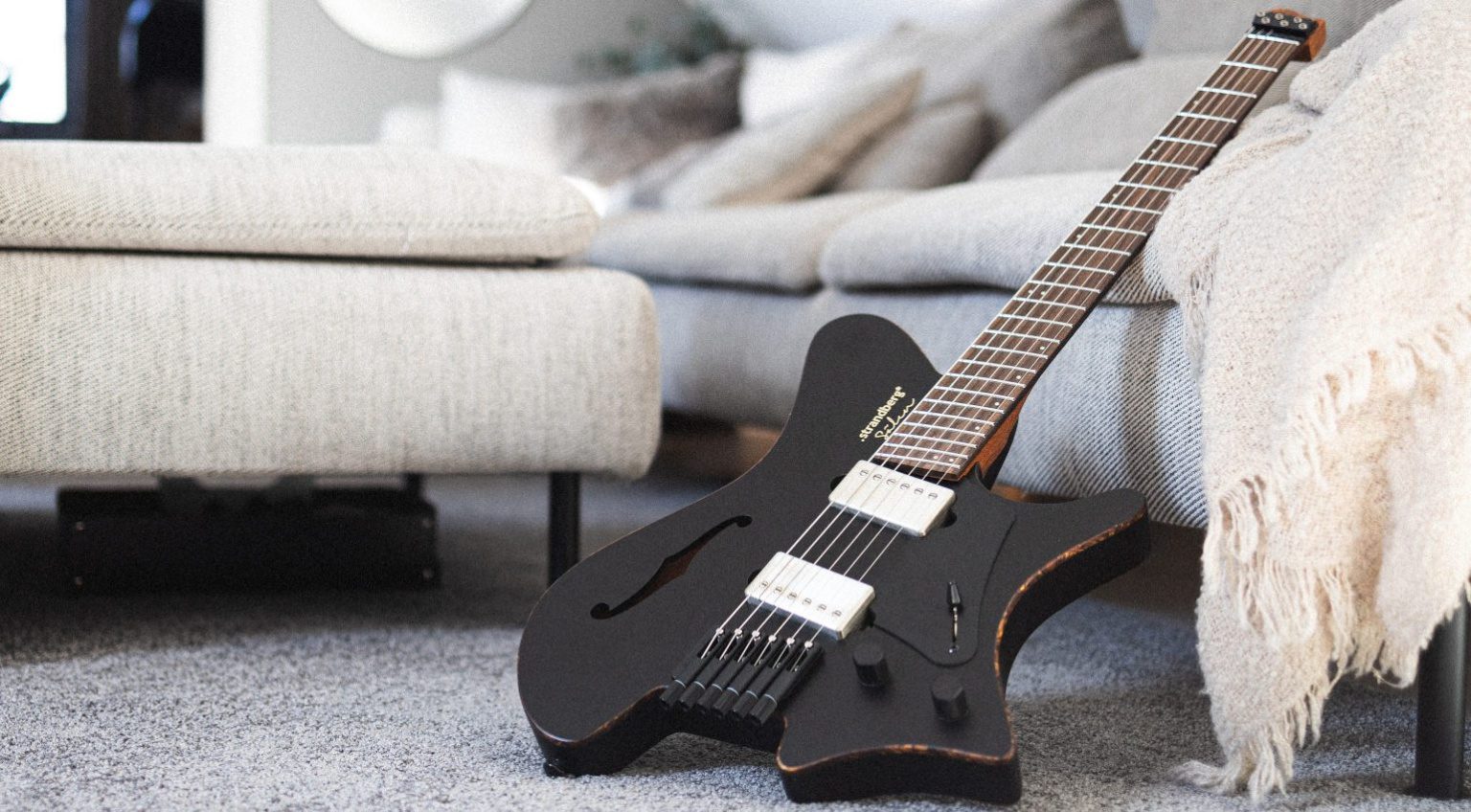 The Six Best Headless Guitars: Headless to Happiness - gearnews.com