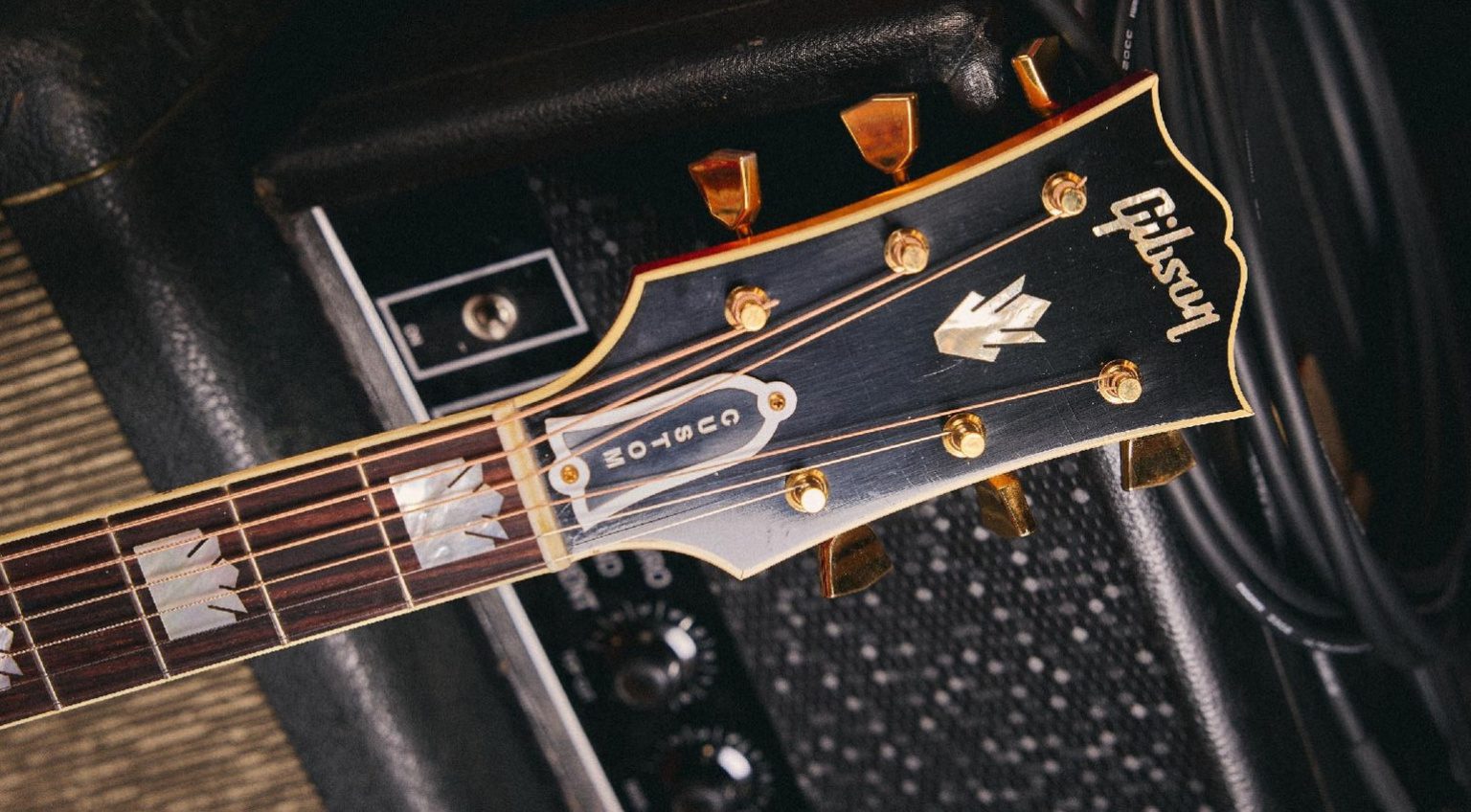 Gibson Jimmy Page SJ-200: The Led Zeppelin Acoustic Guitar - gearnews.com