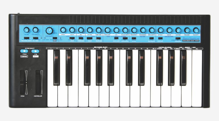 GForce Software Novation Bass Station - Ol' Bluey Returns! - gearnews.com