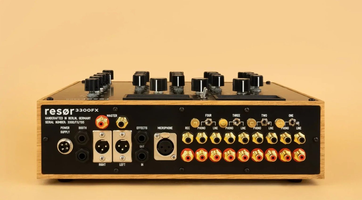 resør 3300: High-end Rotary Mixer for DJs and Sound Enthusiasts