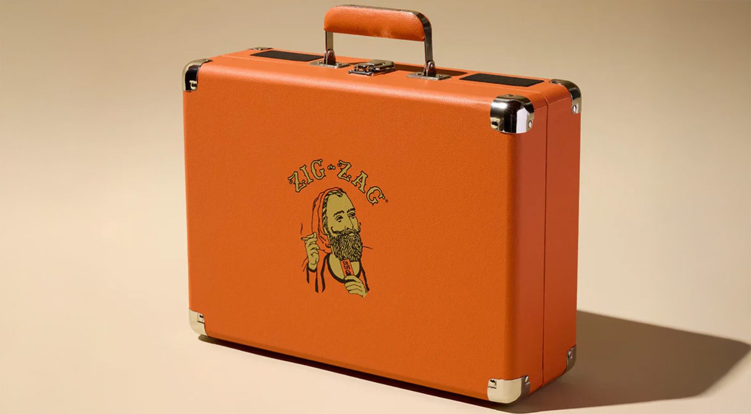 Zig-Zag Record Player: Spin Your Own With This Vintage-Style Portable Turntable - gearnews.com