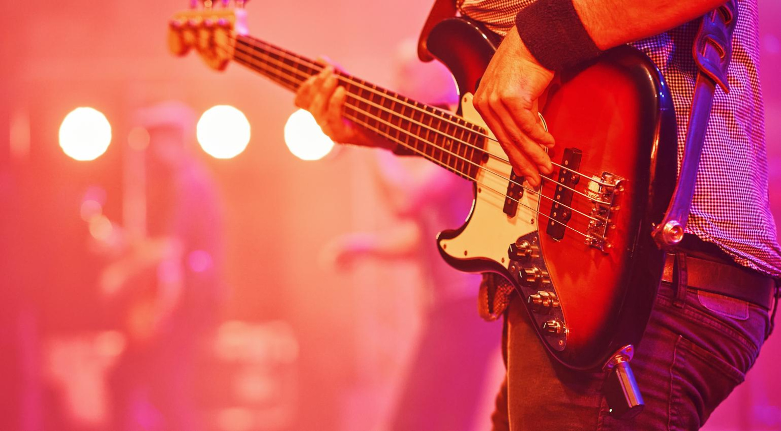 90s Bass Lines: The Secret Behind Their Timeless Groove