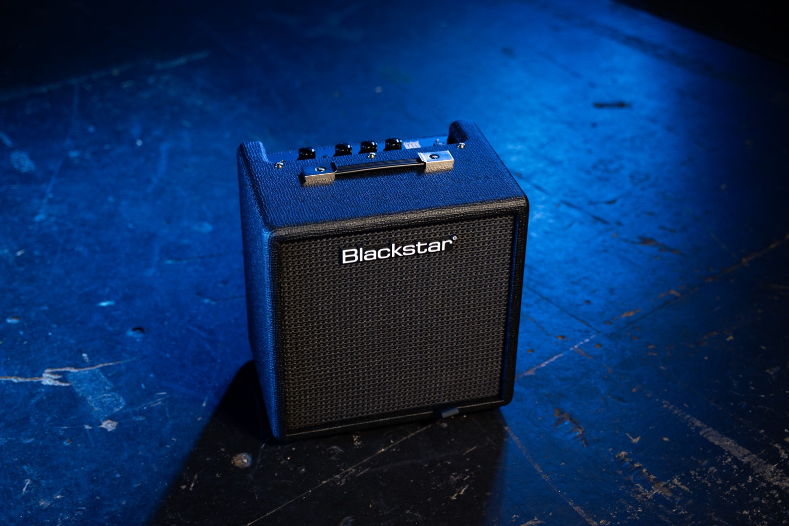 Blackstar Debut Bass: 2 New Bass Practice Amps - gearnews.com