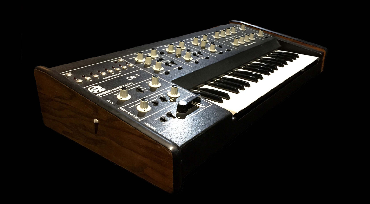 5 Incredible Synthesizer Studios: Get Your Hands on the World’s Rarest ...