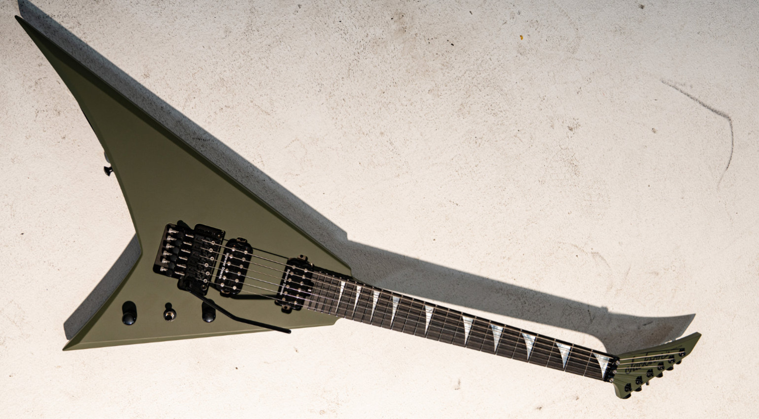 Jackson presents the American Series Rhoads RR24: Honoring Randy's ...