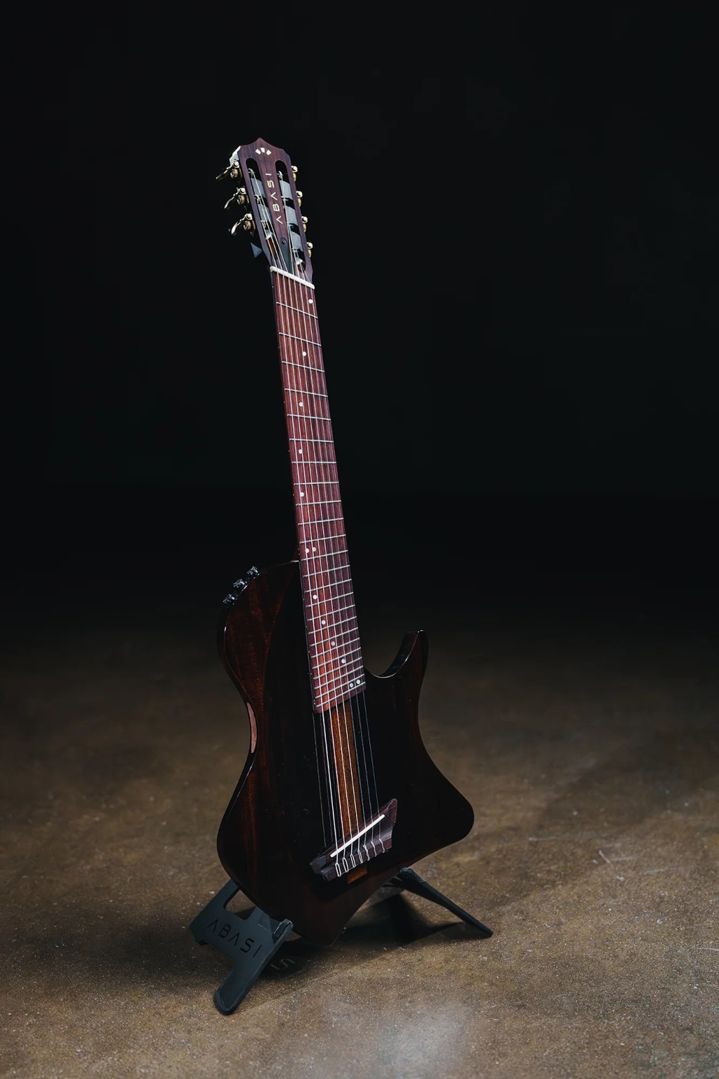 Abasi Stage 7: Tosin Abasi Reinvents the Nylon-String - gearnews.com