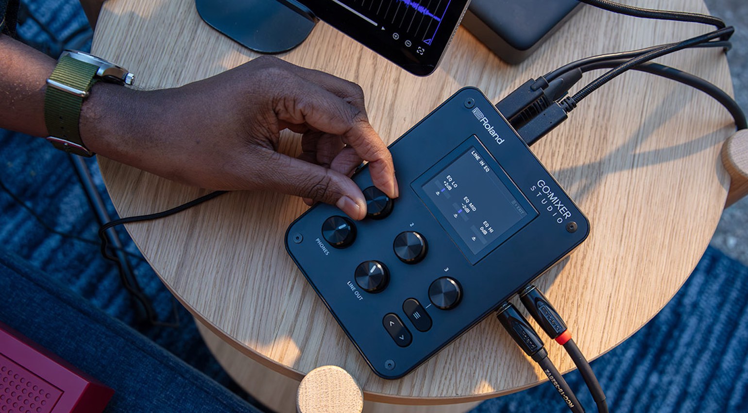 Roland GO:MIXER Studio: A Compact Content Creation Station - gearnews.com