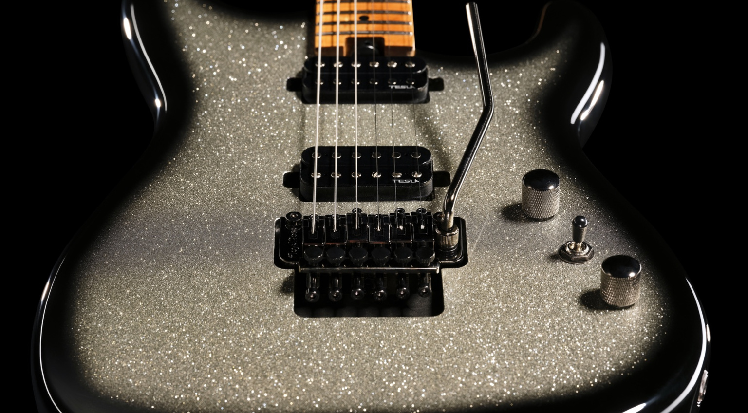 Harley Benton ST-80FR: New Guitars with Sparkle Burst and Holographic ...