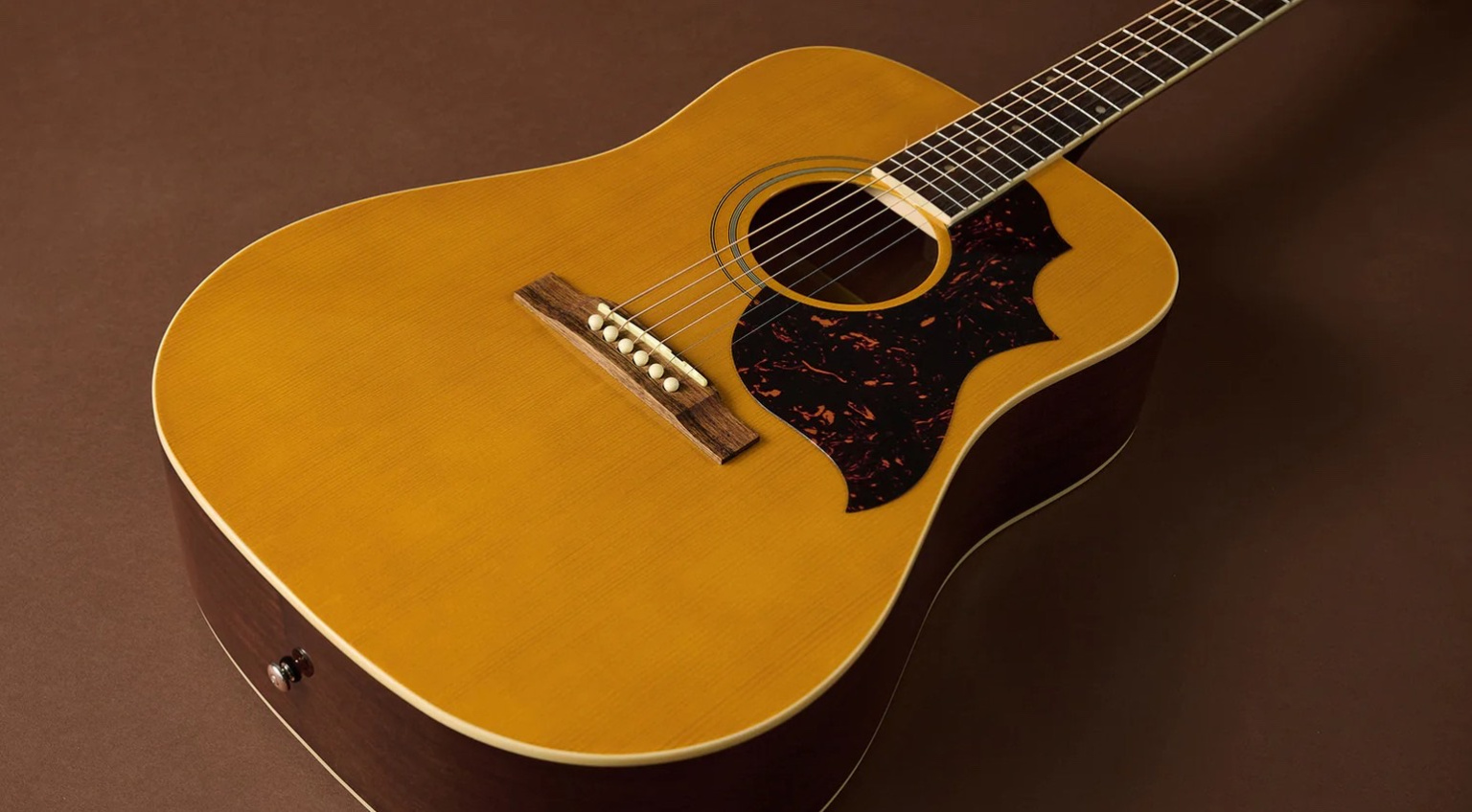Epiphone Hummingbird Tribute: Low Cost, Vintage 60s Style - gearnews.com